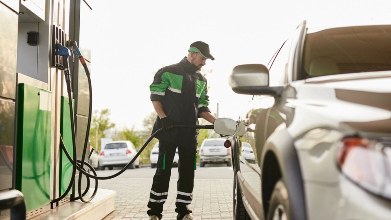 10 Convincing Reasons You Should Learn to Drive a Stick Shift - Driver ...