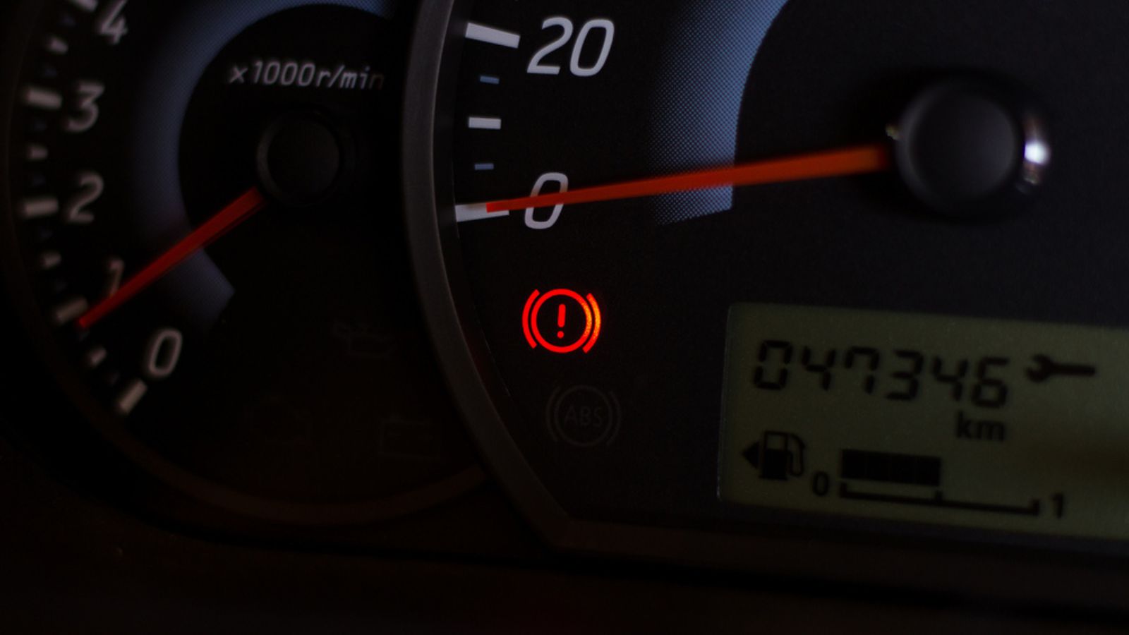 15 Dashboard Warning Lights That Must Be Given Attention - Driver's Drift