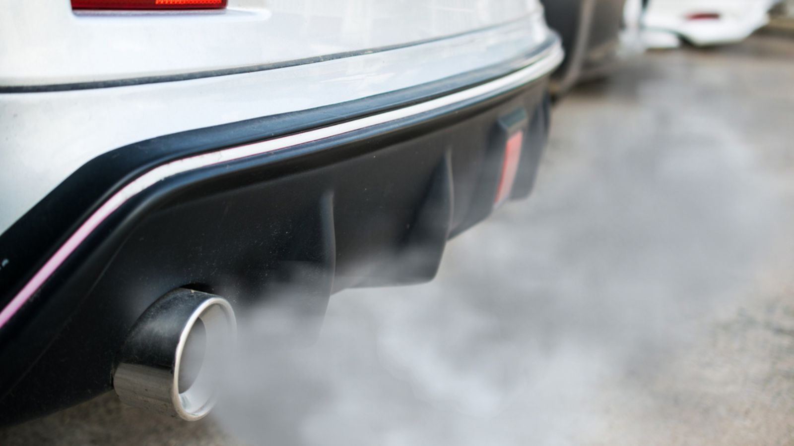15 Warning Signs Your Car Engine Is About to Fail - Driver's Drift
