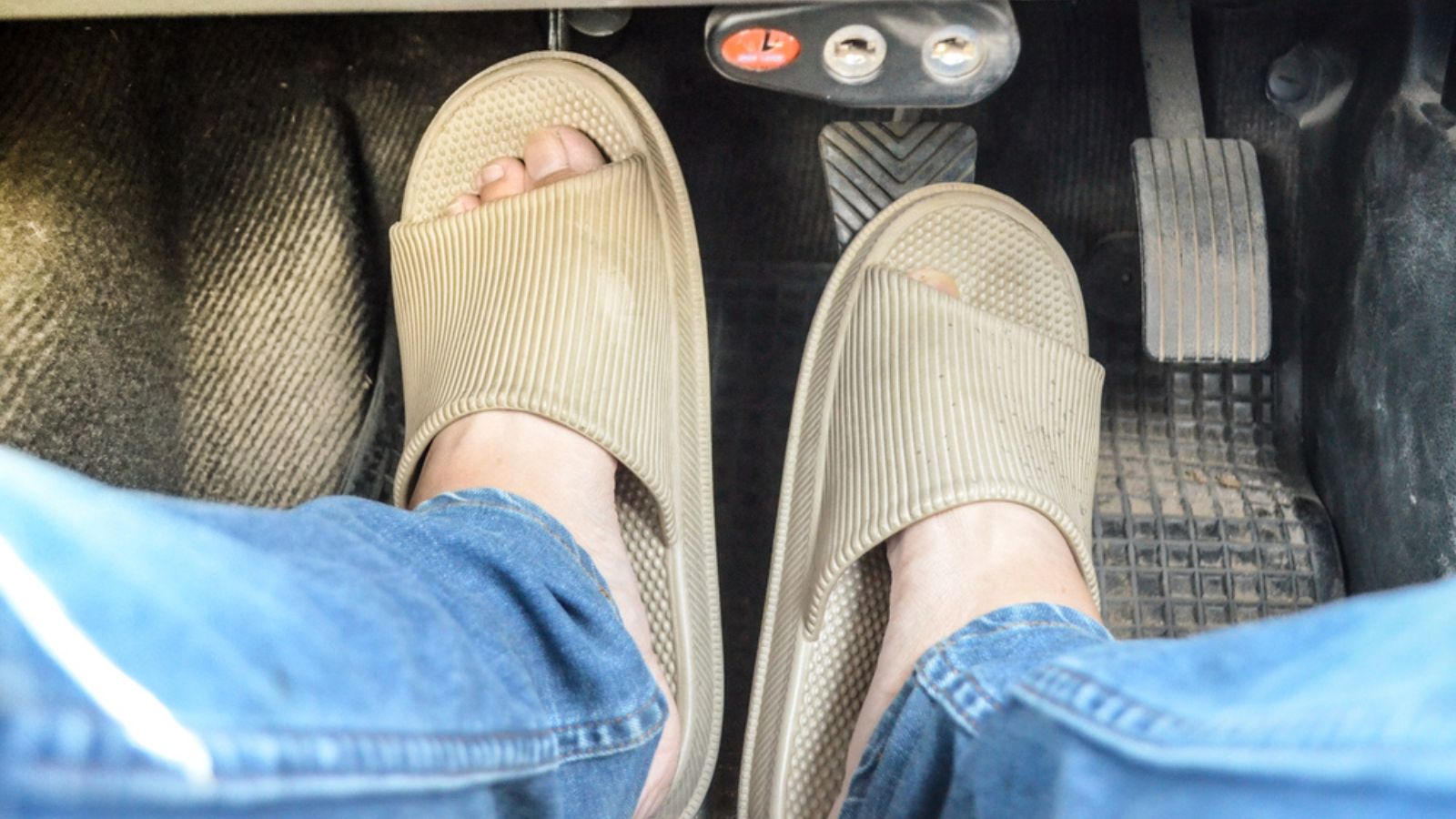 15 Costly Mistakes You’re Making When Driving a Manual Car - Driver's Drift
