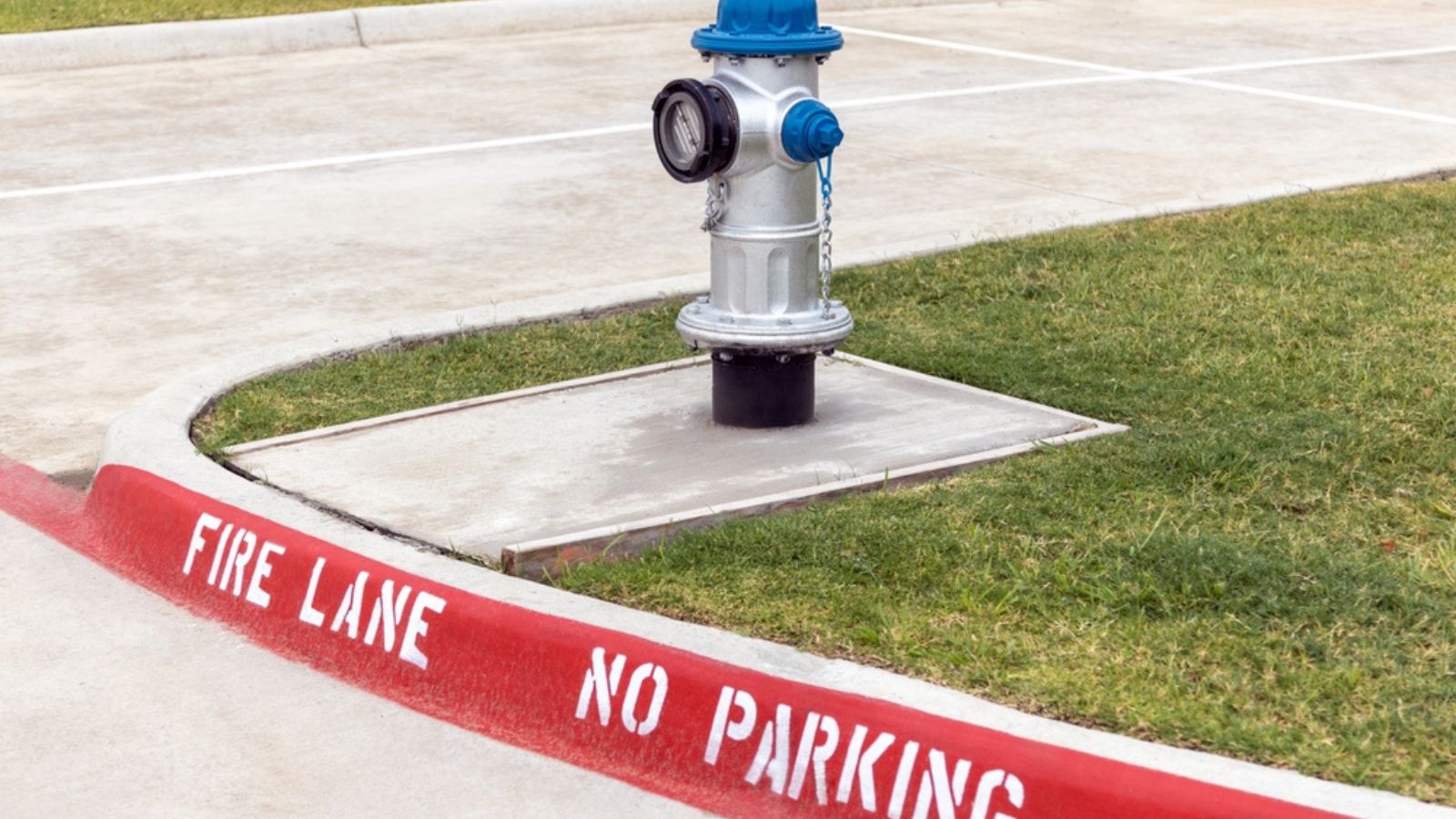 15 Parking Mistakes That Immediately Make You Look Like a Bad Driver ...