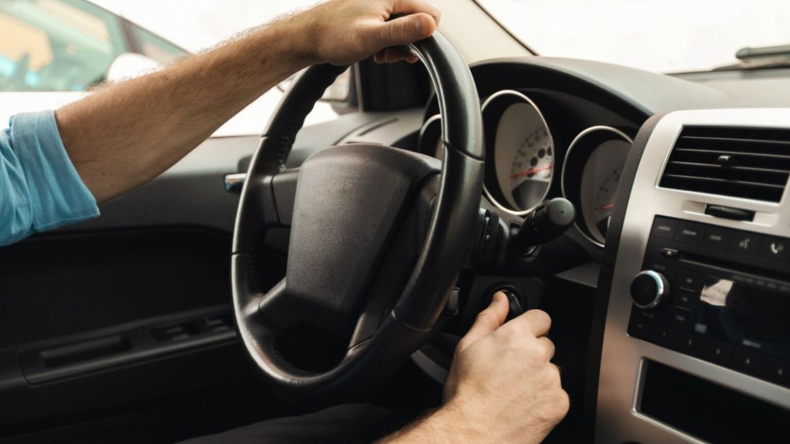 15 Warning Signs Your Car Engine Is About to Fail - Driver's Drift