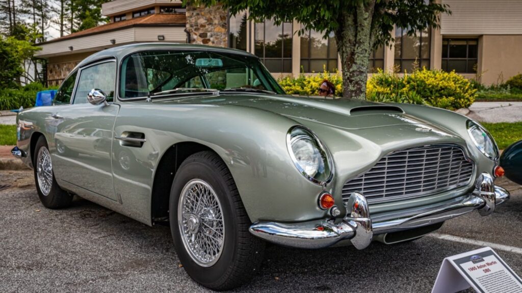 13 Classic Cars That Exude Old Money Vibes - Driver's Drift