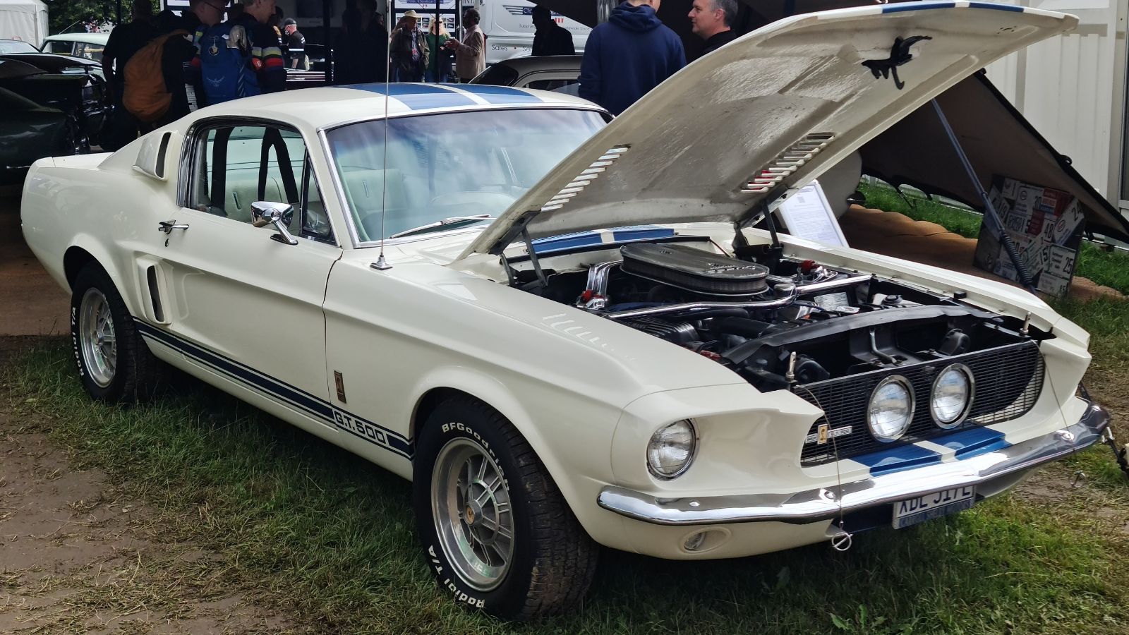 15 Iconic Muscle Cars from the Golden Age of the ’60s - Driver's Drift