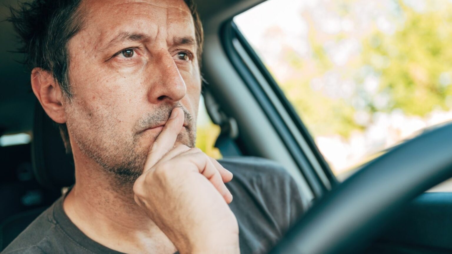 15 Signs You're a Passive-Aggressive Driver - Driver's Drift
