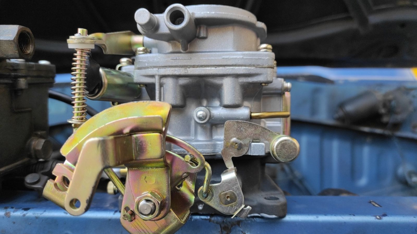 14 Car Parts Thieves Commonly Steal From Under the Hood of Your Car ...