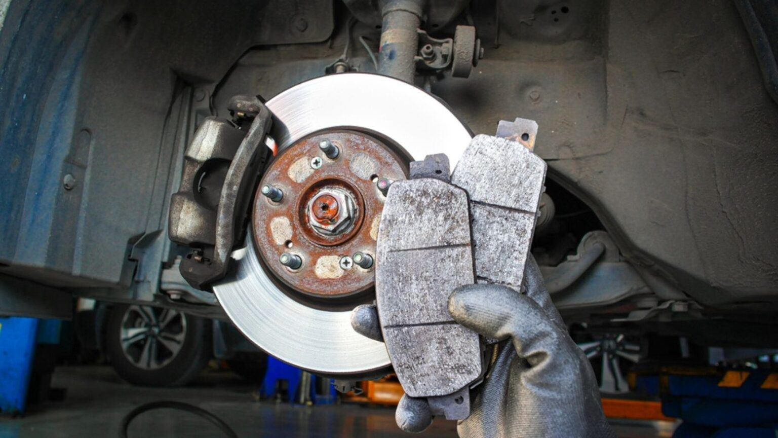 15 Subtle Signs Your Brakes Are Failing - Driver's Drift