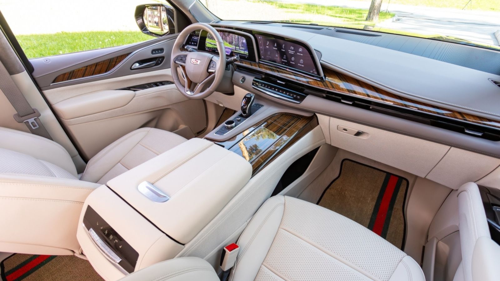 13 SUVs with the Most Luxurious Interiors - Driver's Drift