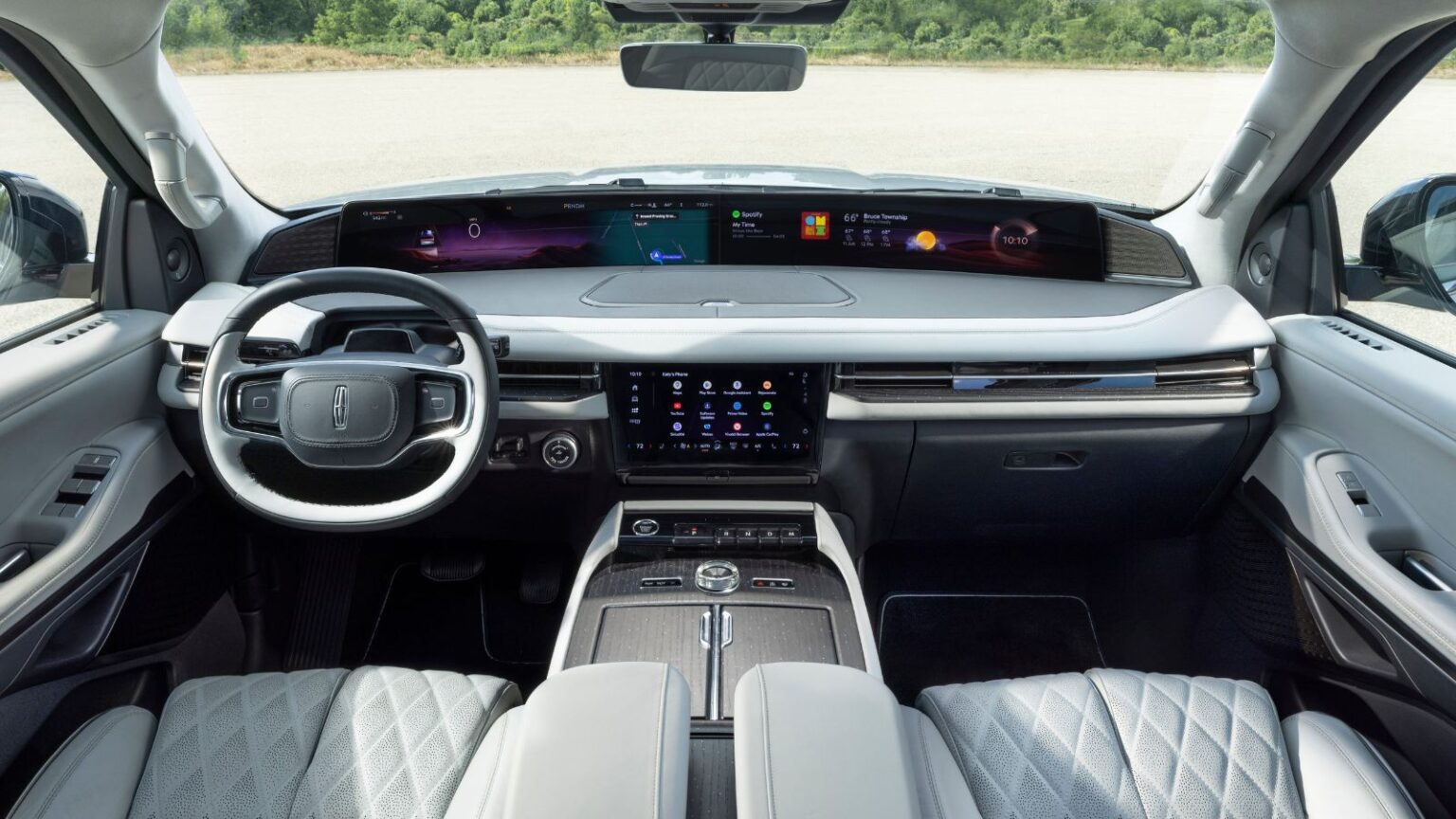 13 SUVs with the Most Luxurious Interiors - Driver's Drift