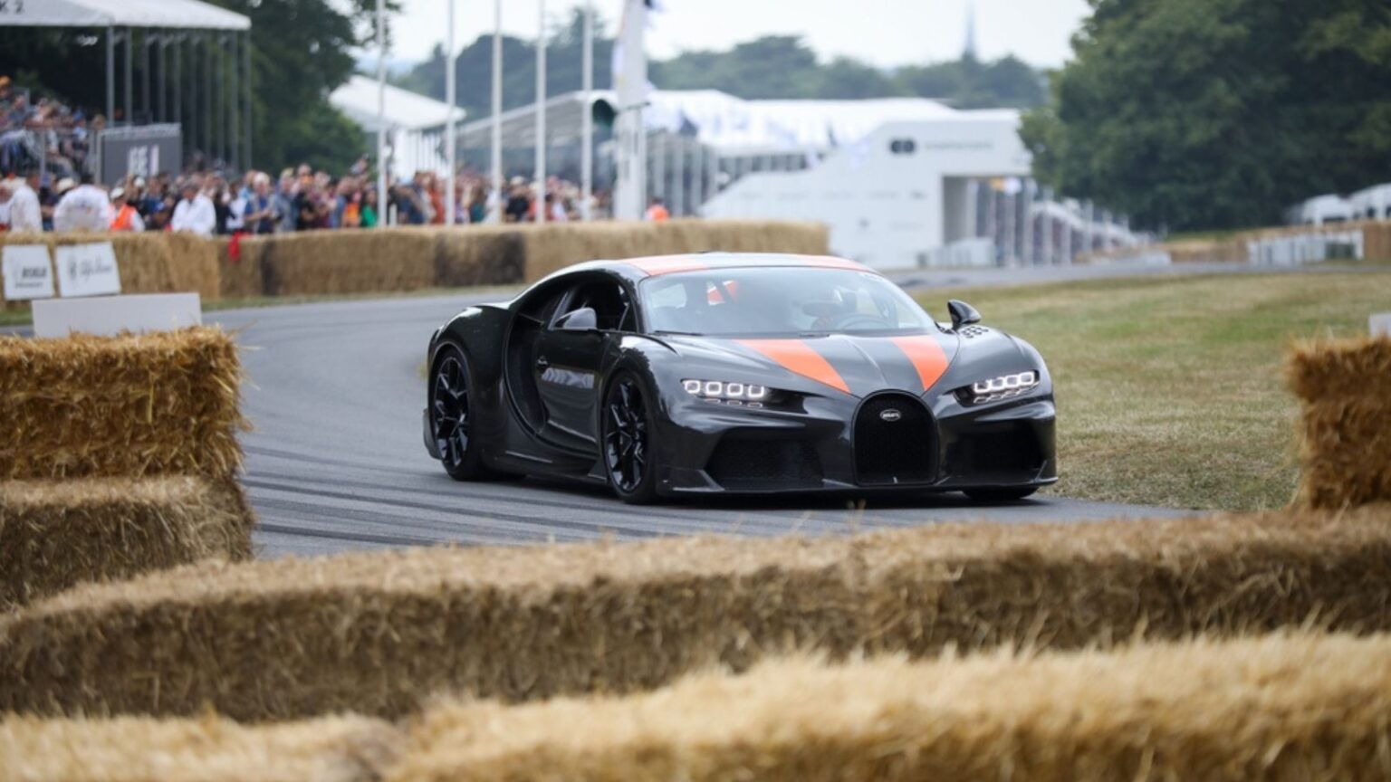 16 Cars That Can Do 0-60 MPH in Less Than 3 Seconds - Driver's Drift