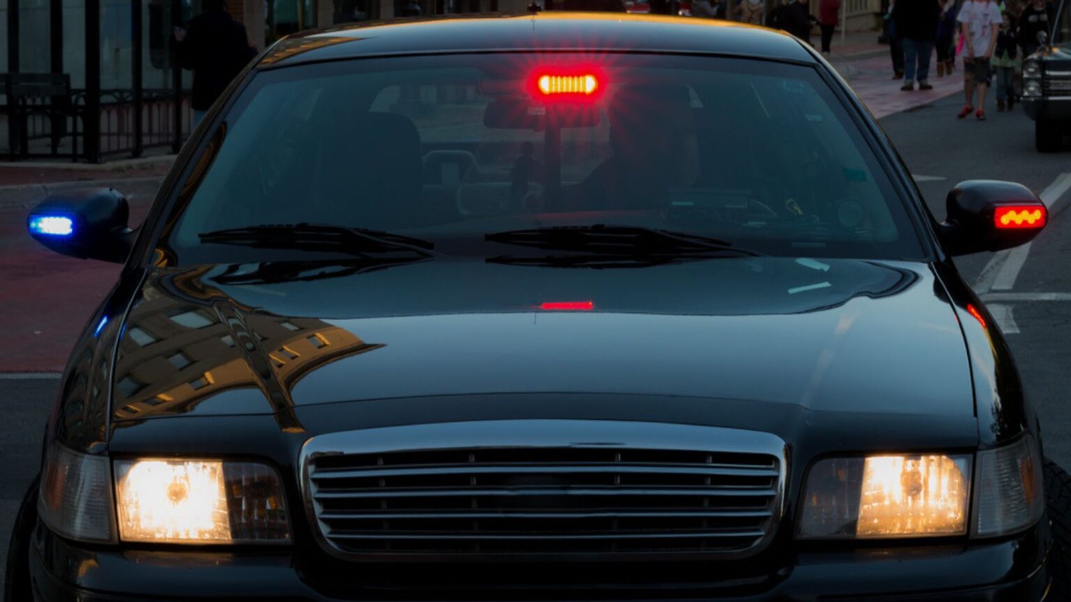 15 Easy-to-Miss Signs of Unmarked Cop Vehicles You Should Know About ...