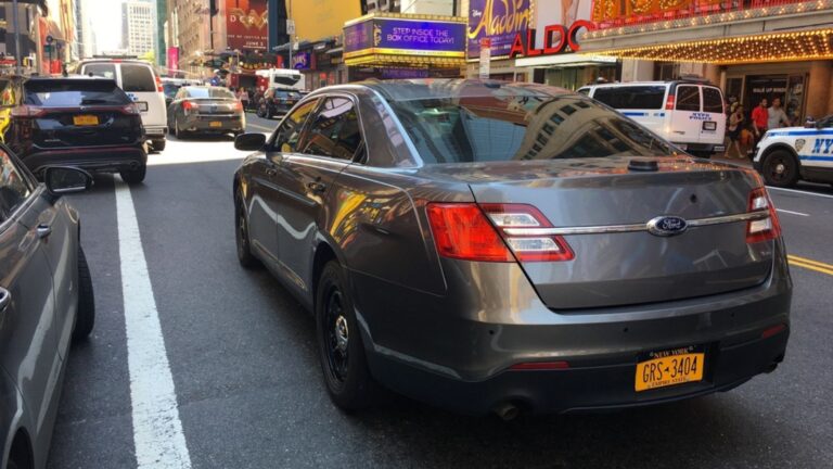15 Easy-to-Miss Signs of Unmarked Cop Vehicles You Should Know About ...