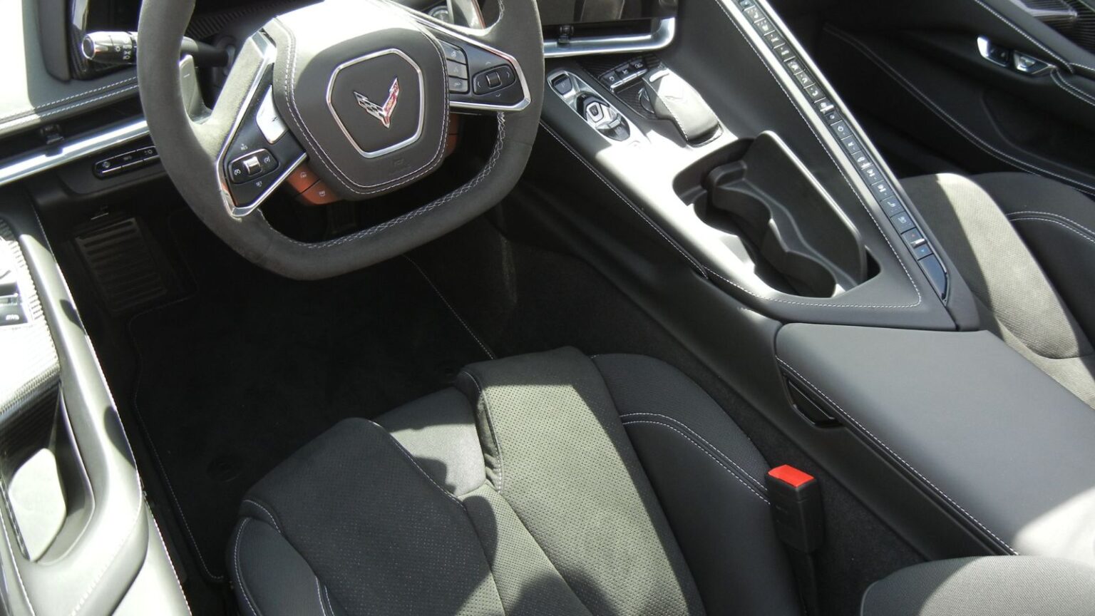 15 Reasons Why The Corvette C8 Is One Of The Coolest Cars In the Last ...