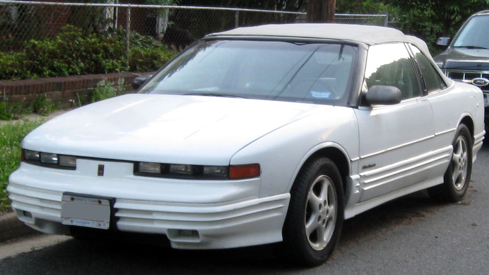 13 Overhyped Cars from the ’90s That Turned Out to Be Disappointments ...